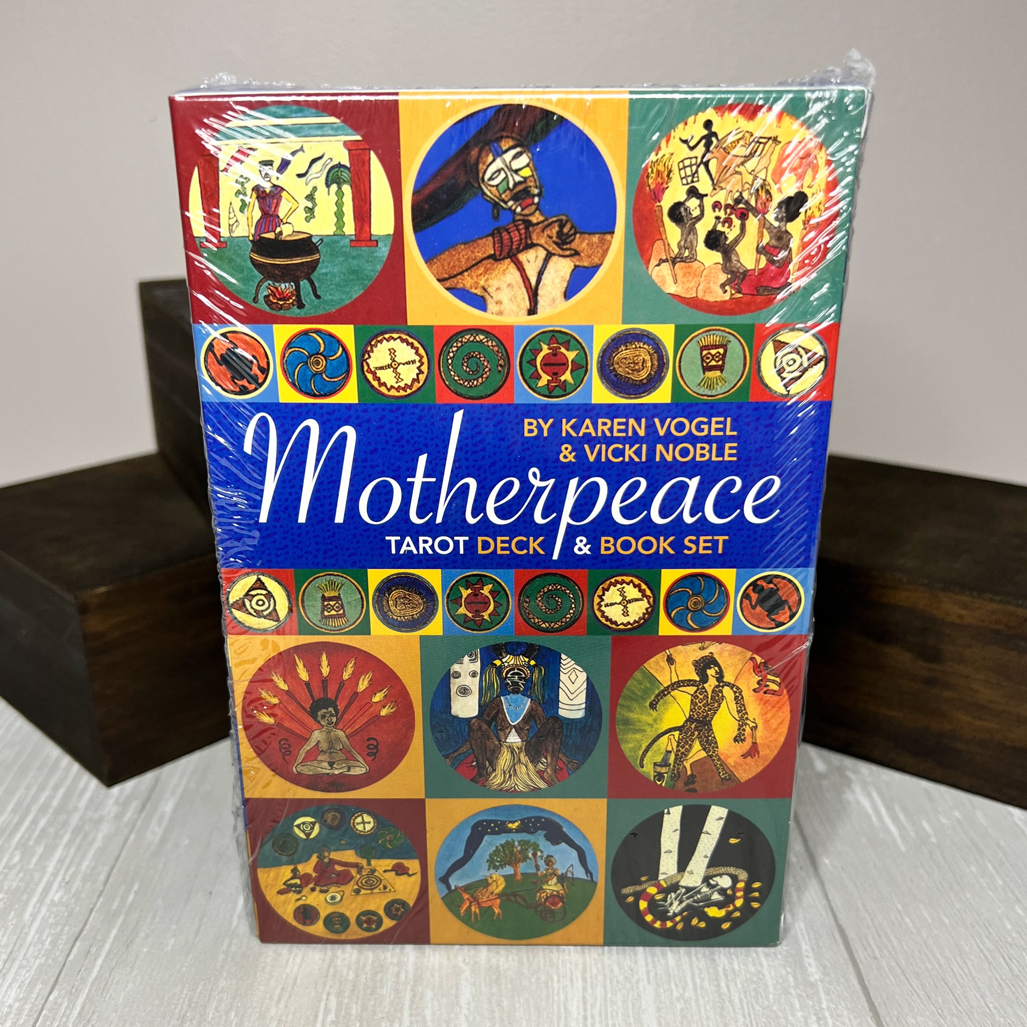 Mini Motherpeace Round Tarot Deck & Book Set – Threads of Tarot